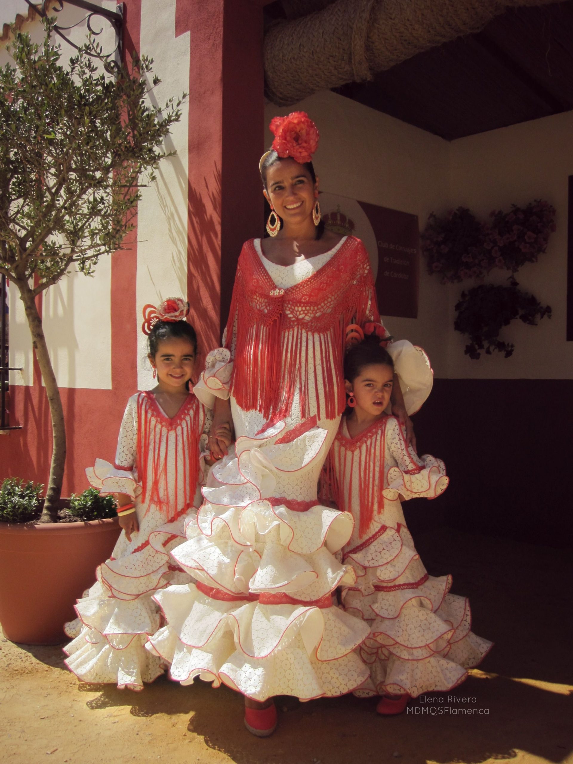 Actualidad de la moda flamenca: Fotografía de una flamenca real. Feria ...